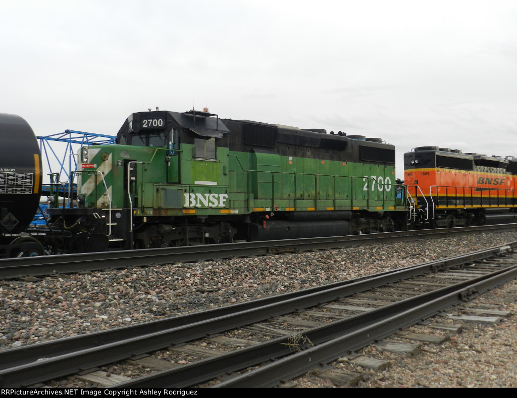 BNSF 2700